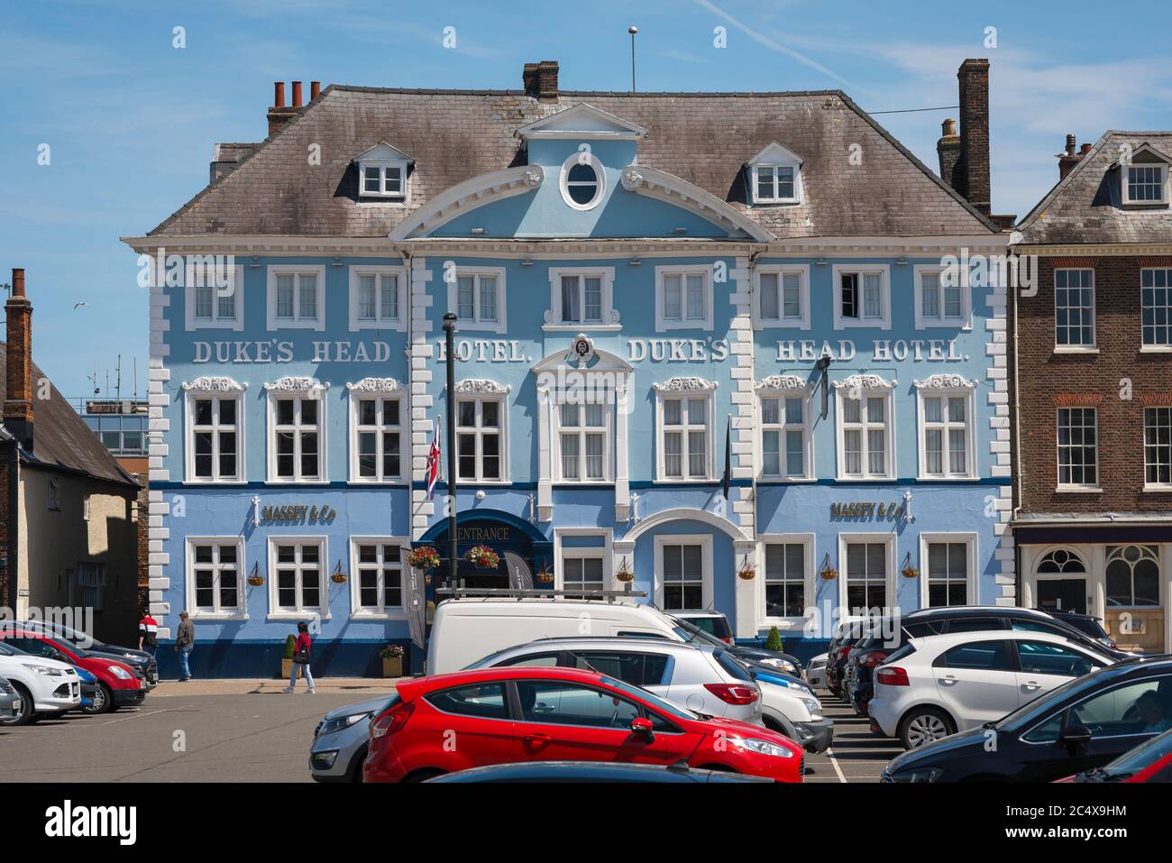 Historic kings head pub hi-res stock photography and images - Alamy