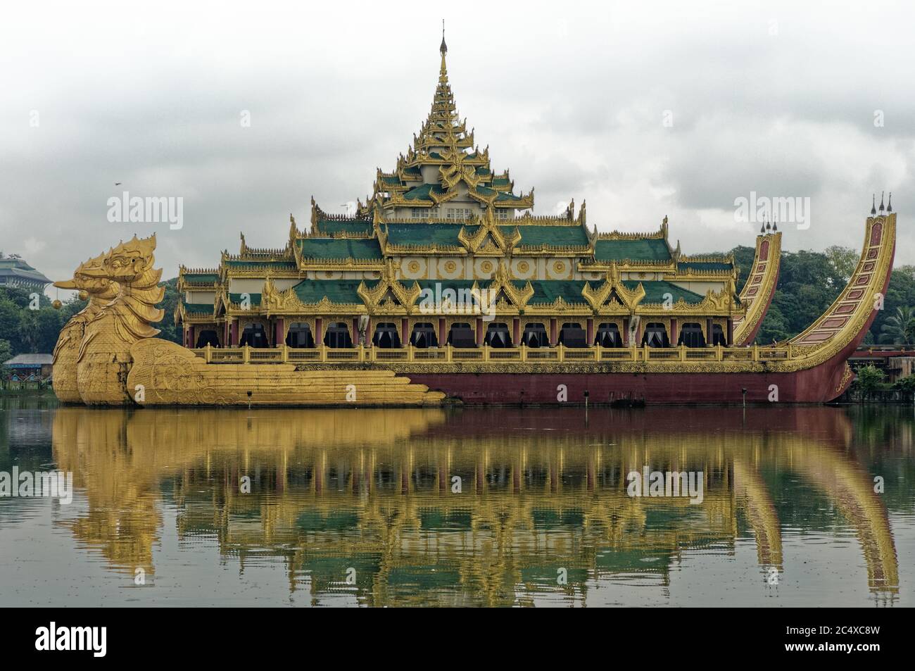 Burmese royal barge hi-res stock photography and images - Alamy