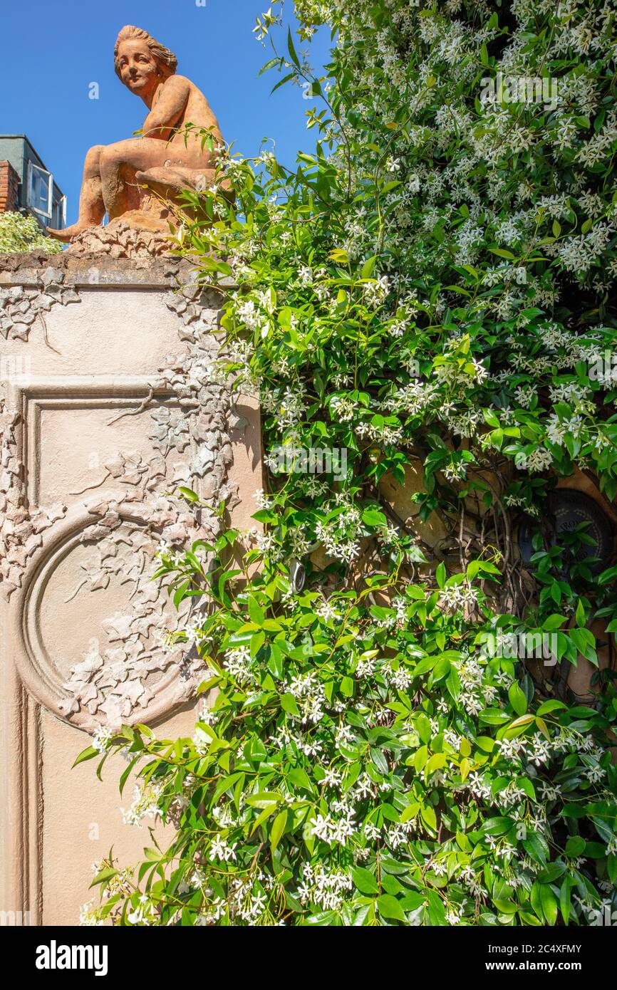 The glebe in chelsea hi-res stock photography and images - Alamy