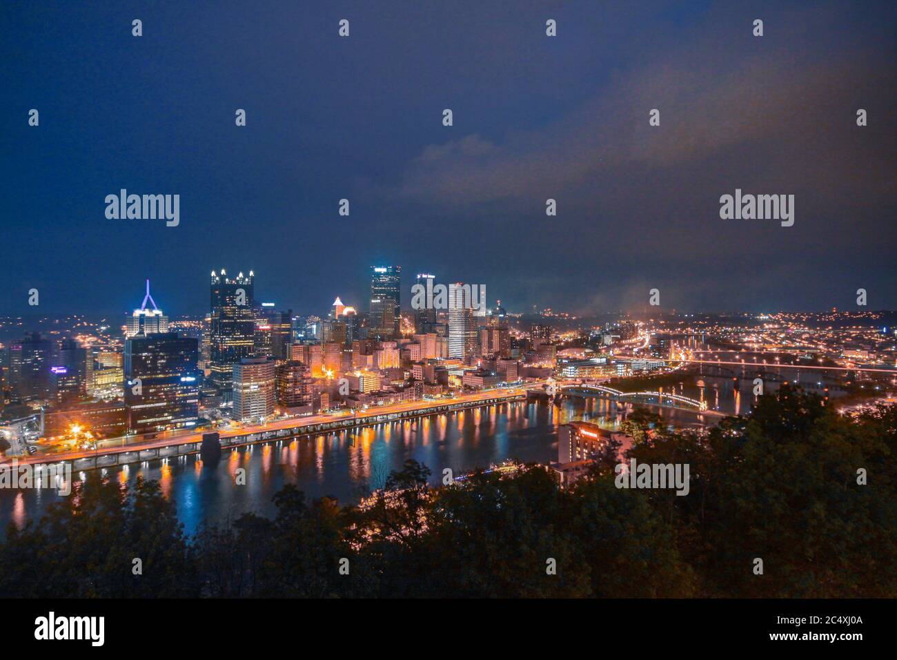 Old architecture downtown pittsburgh hi-res stock photography and ...