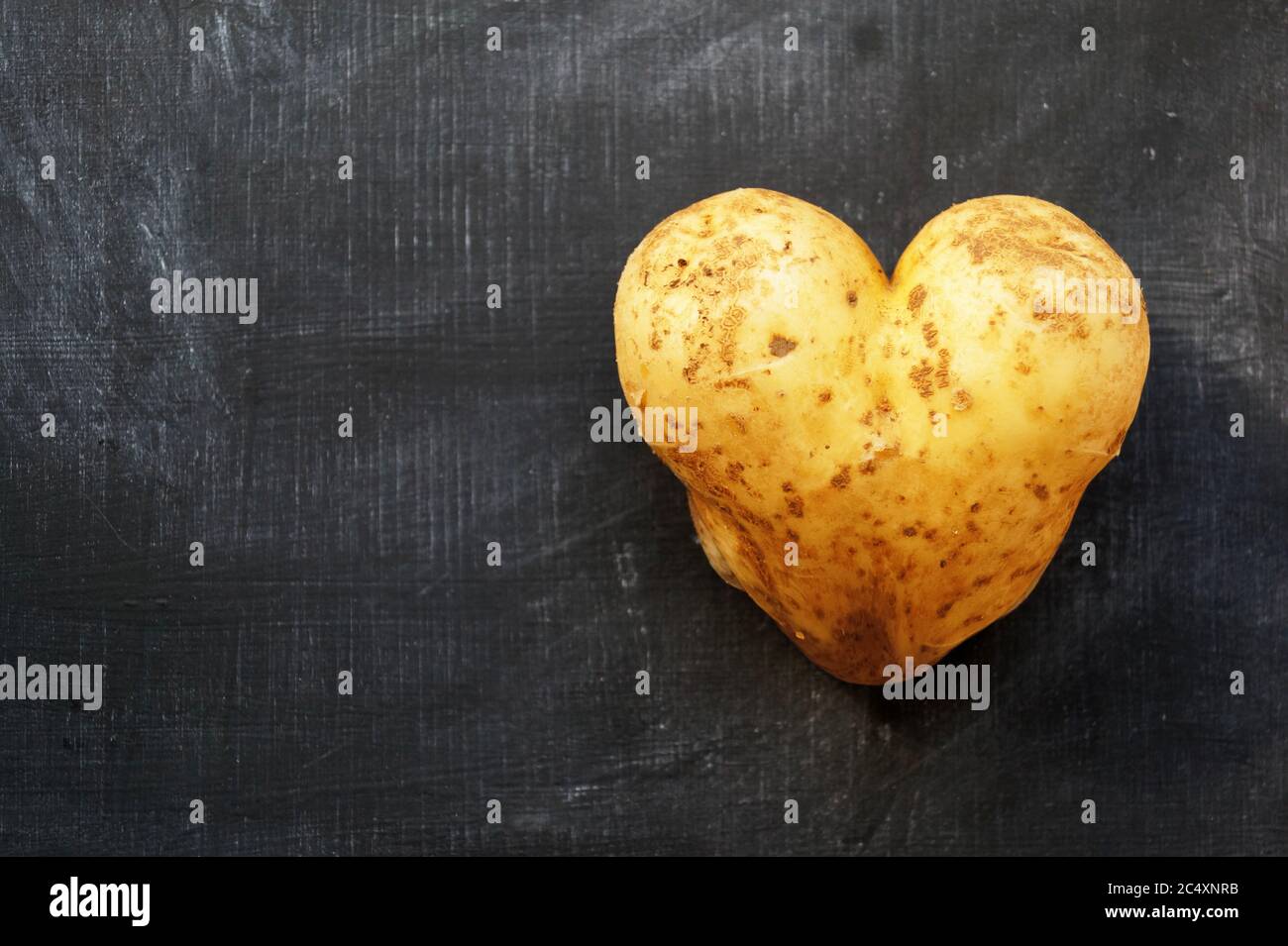 Heart shaped potato chips hi-res stock photography and images - Alamy