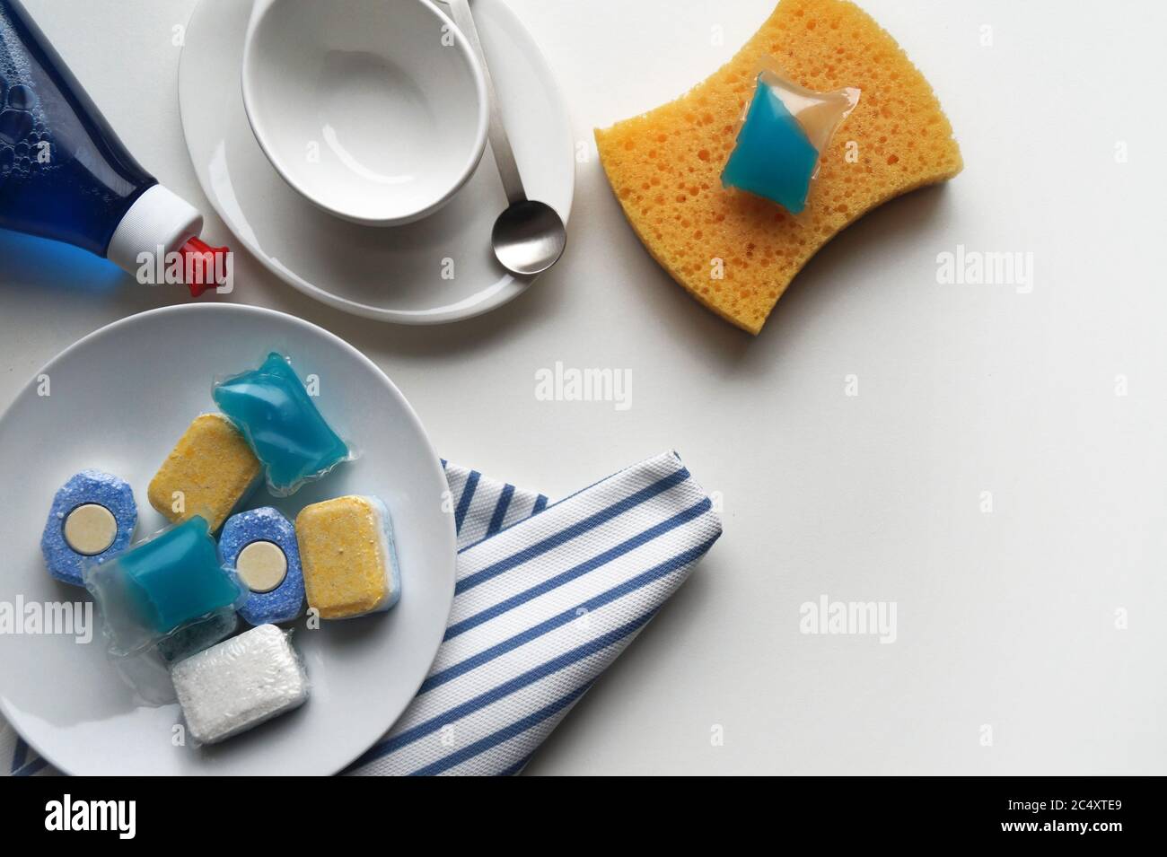 Foam washing machine hi-res stock photography and images - Alamy