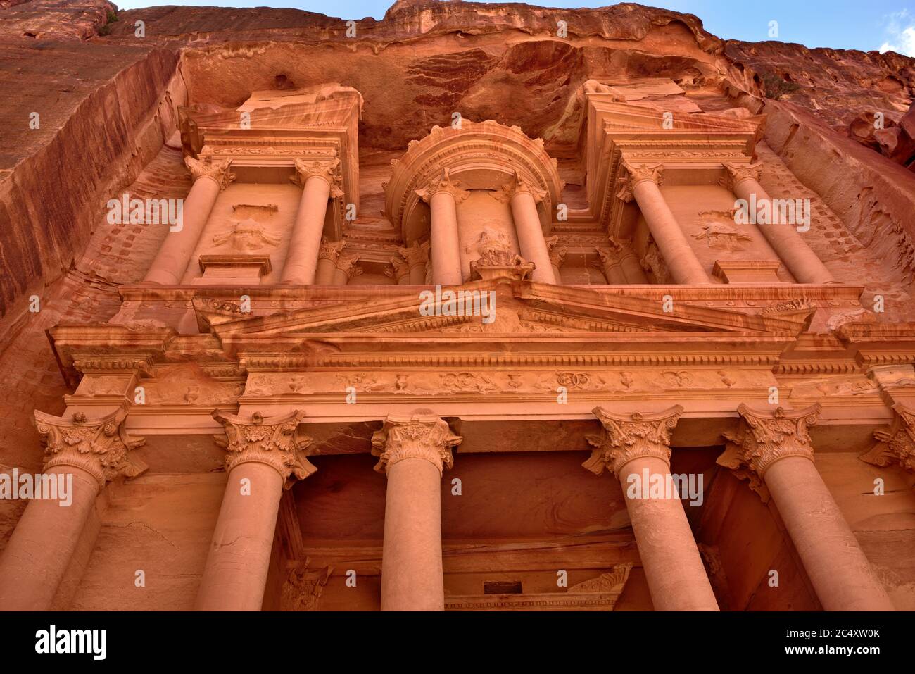 THE TREASURY (El Khasneh). Petra's temples, tombs, theaters and other ...