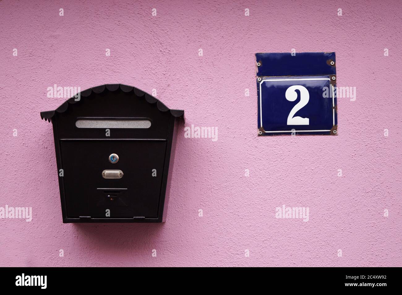 Building number 2 hi-res stock photography and images - Alamy