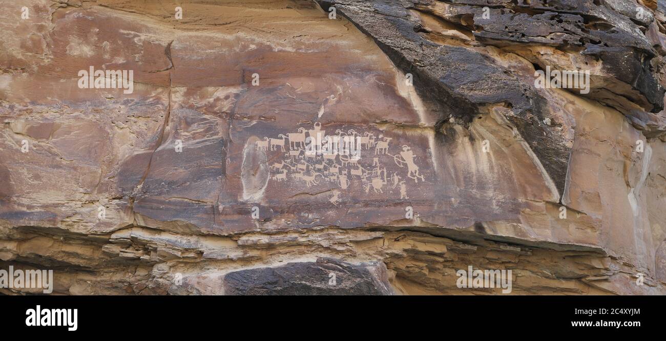 Ancient Native American Indian rock art petroglyph great hunt Utah ...