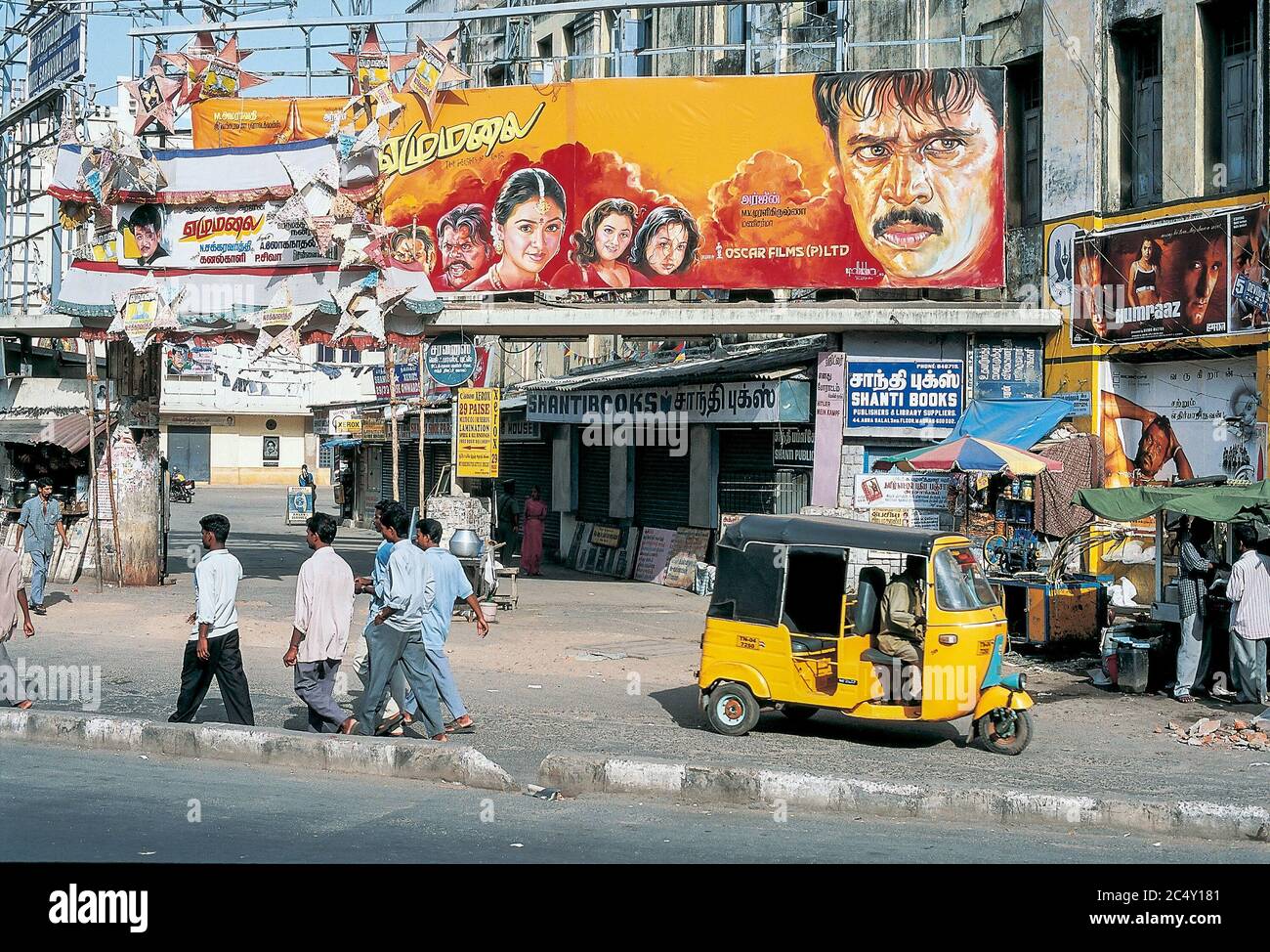 Street scene in India Stock Photo - Alamy
