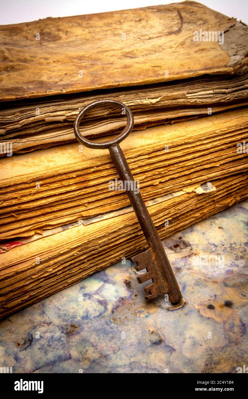 Key to knowledge concept Stock Photo - Alamy