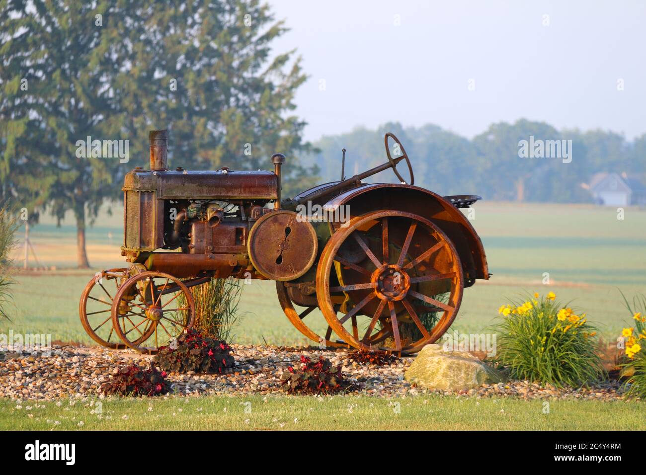 Rusted rusty tractor wheel hi-res stock photography and images - Alamy