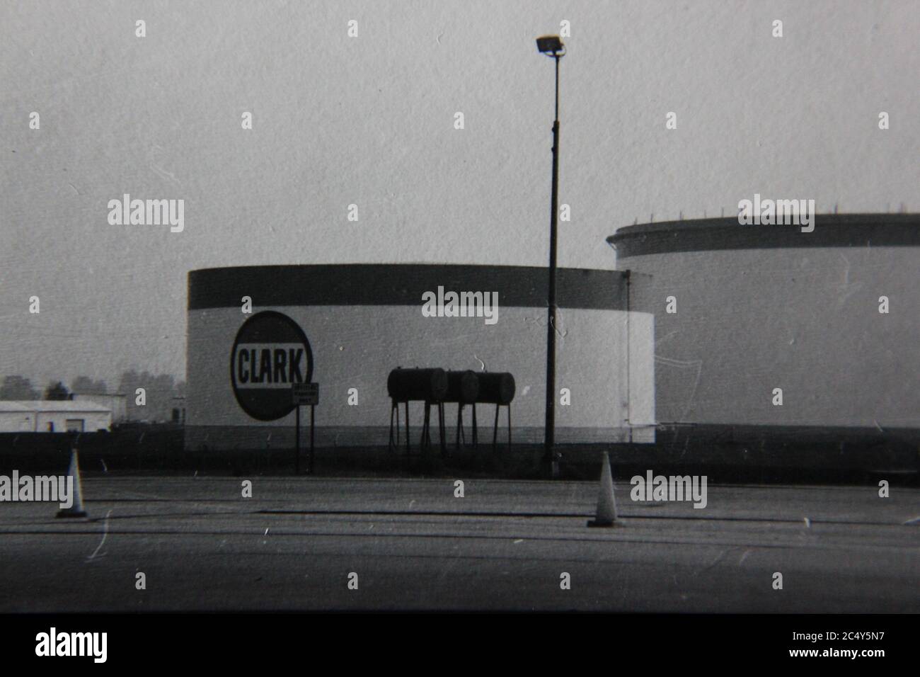 Above ground storage tanks hi-res stock photography and images - Alamy