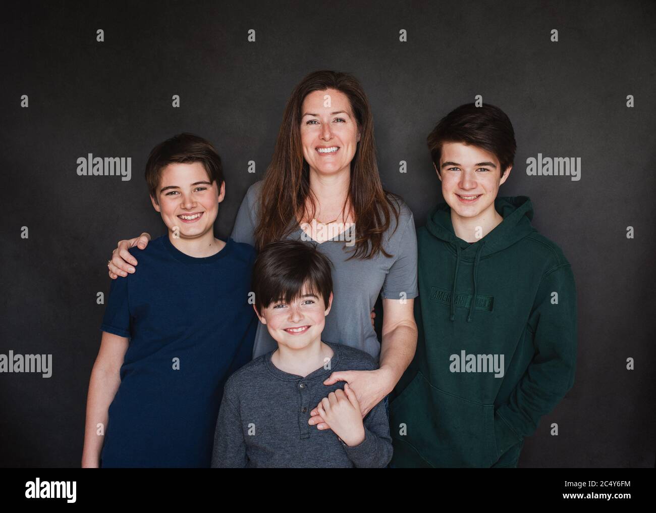 Portrait mother three children teenagers hi-res stock photography and ...