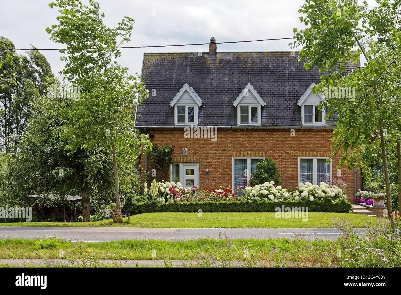 Dormer windows hi-res stock photography and images - Alamy