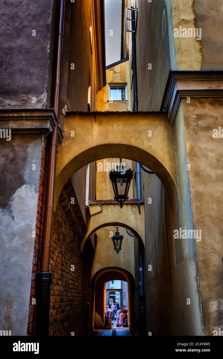 Narrow passageway between buildings hi-res stock photography and images ...