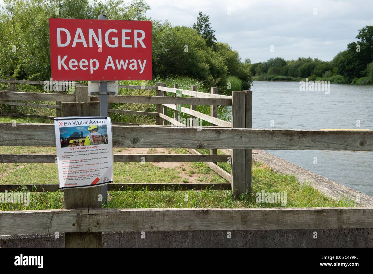 Stay safe notices hi-res stock photography and images - Alamy