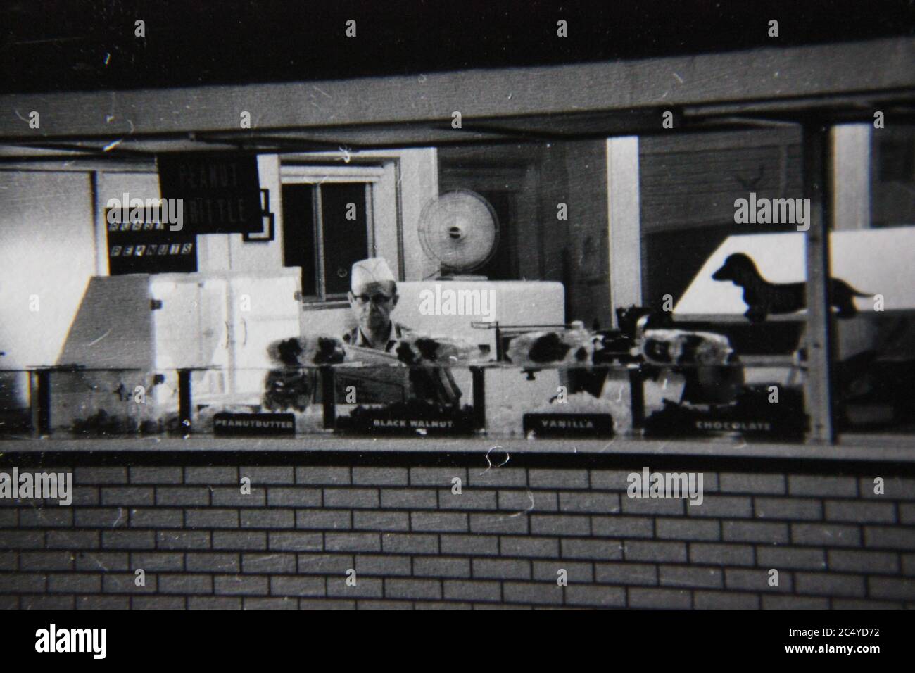 Outdoor dining booth hi-res stock photography and images - Alamy