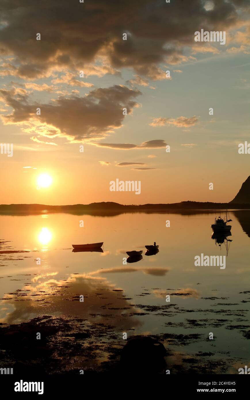 midnight sunshine, Lofoten archipelago, Norway, Scandinavia, Europe ...