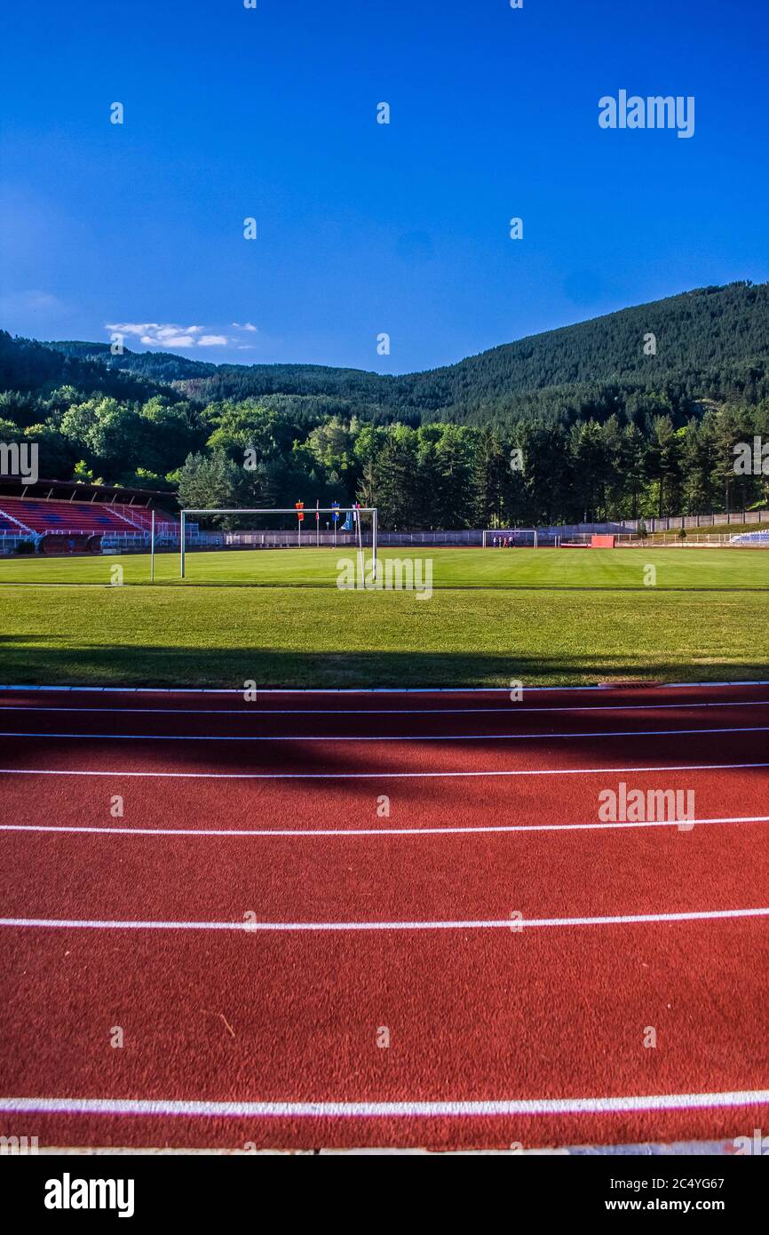 Football pitch running track hi-res stock photography and images - Alamy