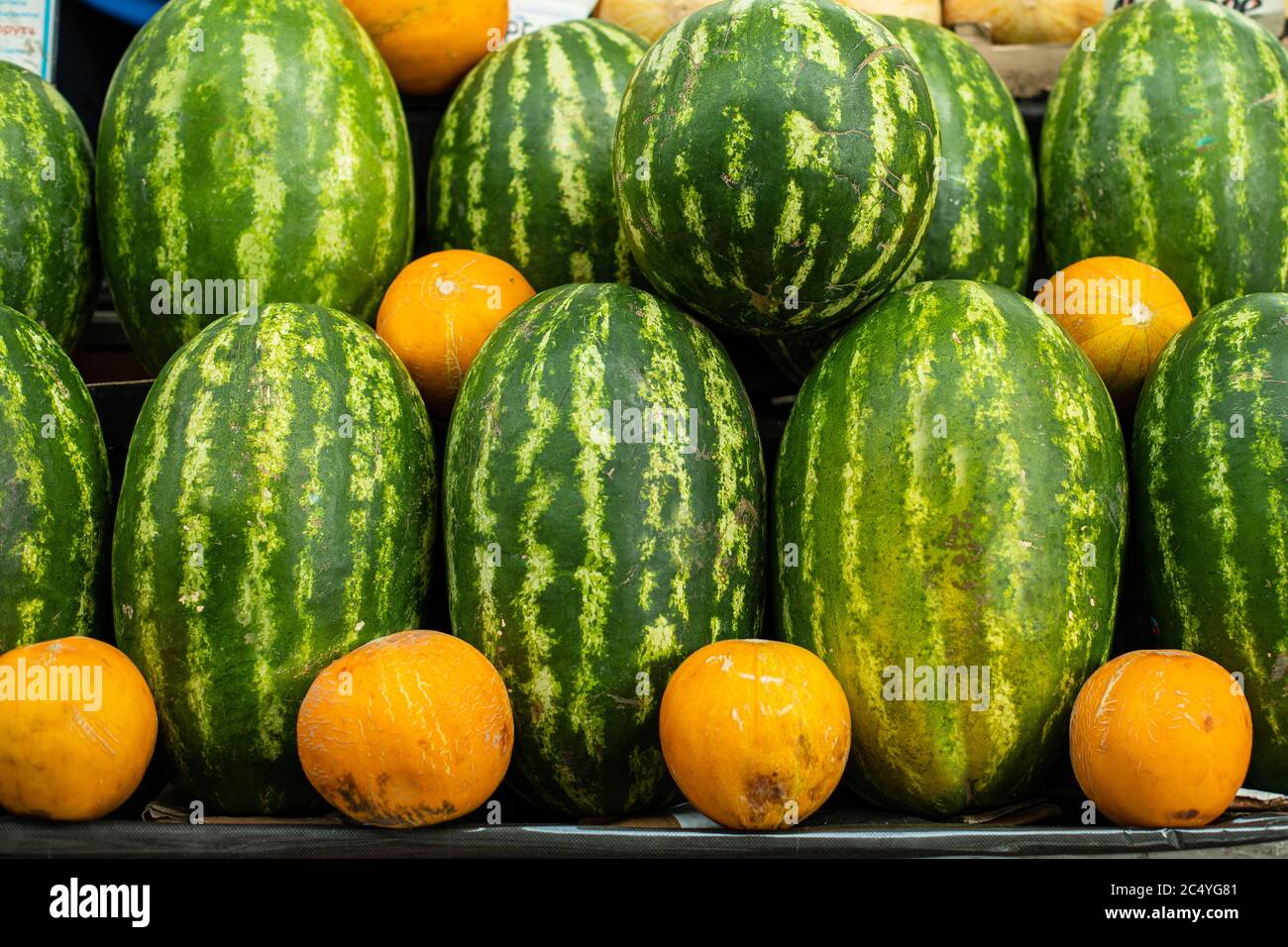 Stacked rows of fresh fruit in the market Stock Photo - Alamy