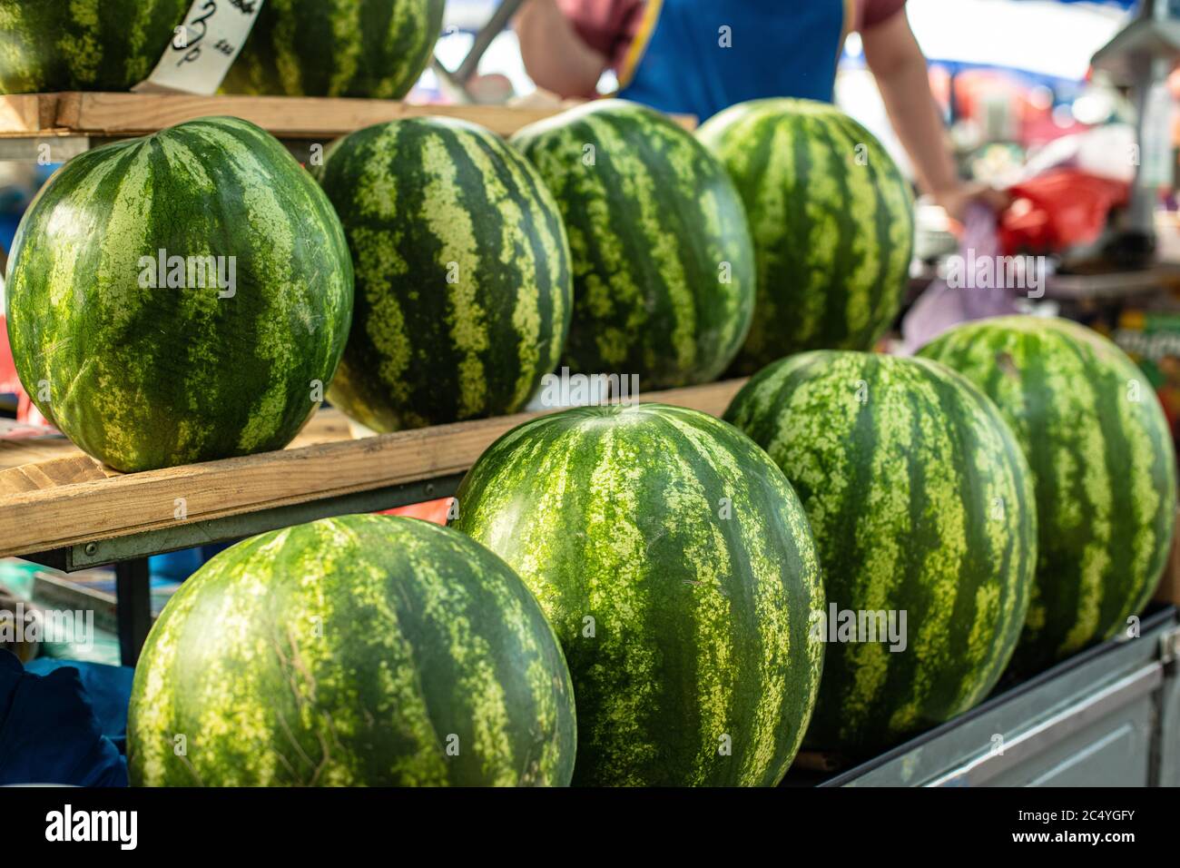 Stacked rows of fresh fruit in the market Stock Photo - Alamy
