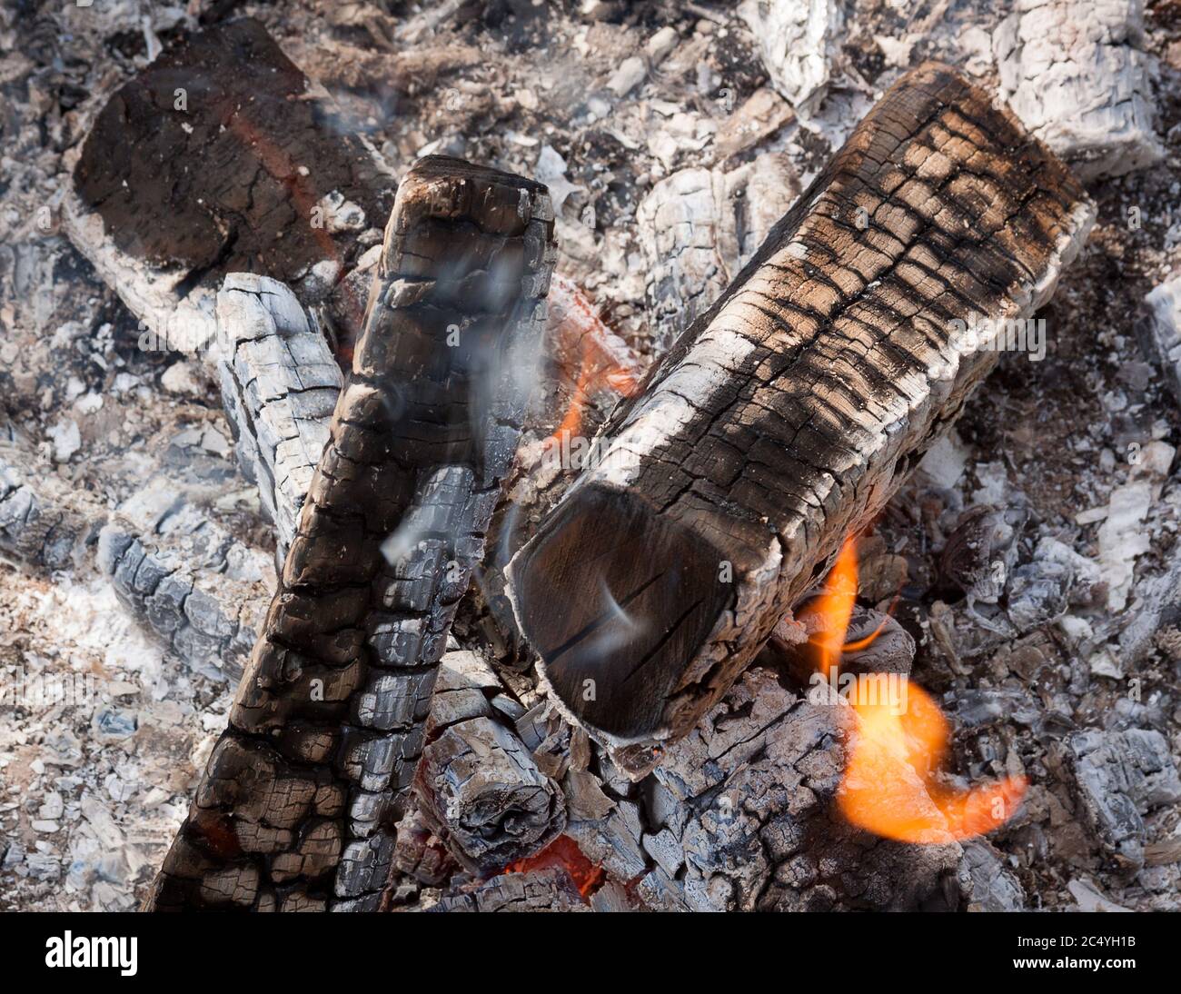 Wood Burning in Fire extreme closeup Stock Photo - Alamy