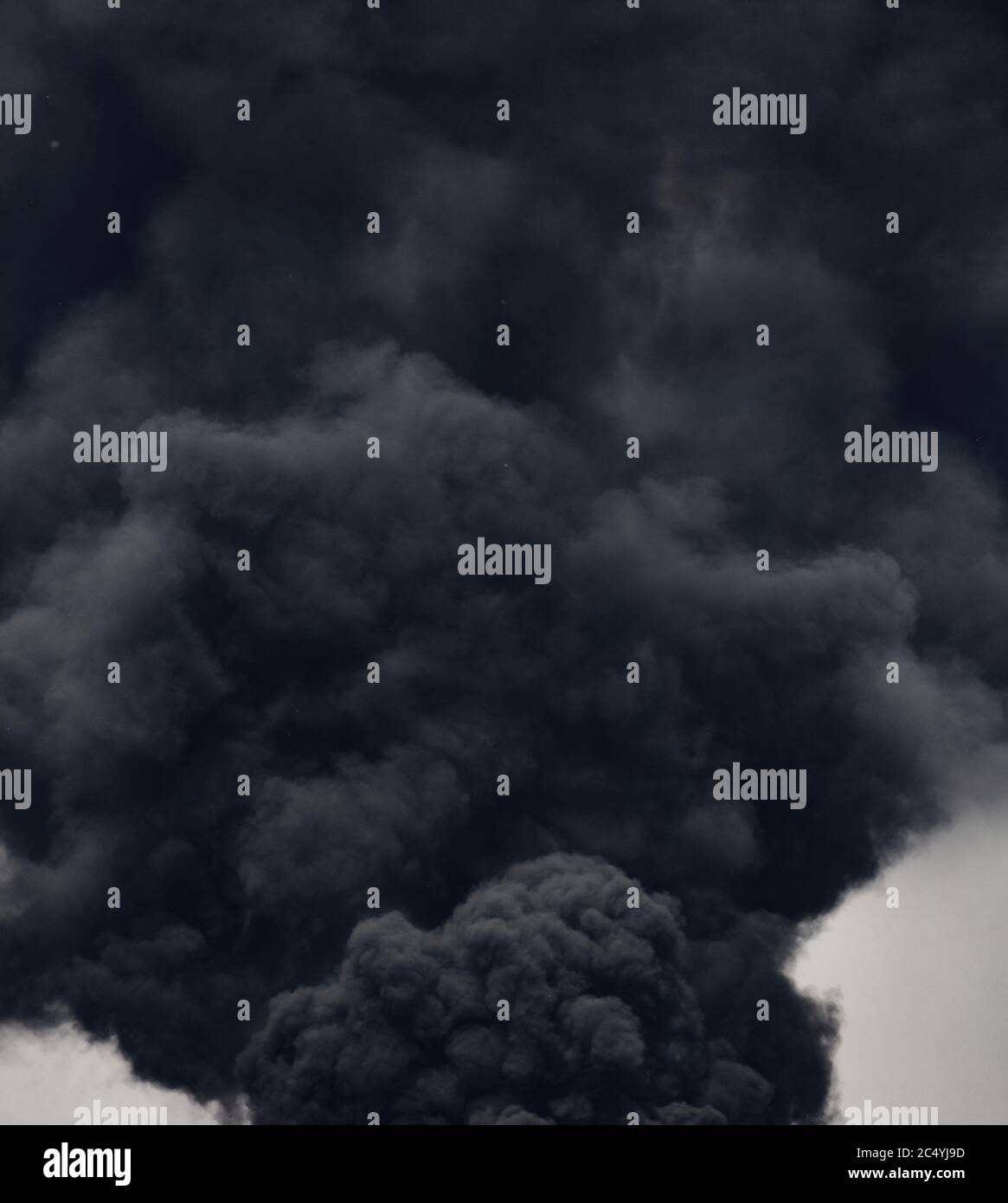 Thick black smoke pollution fire hi-res stock photography and images ...