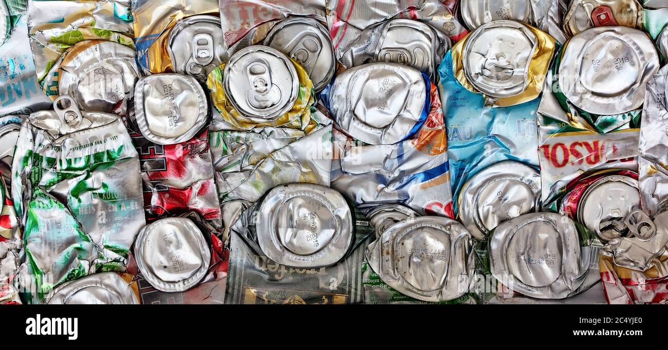 Crushed soda cans hi-res stock photography and images - Alamy