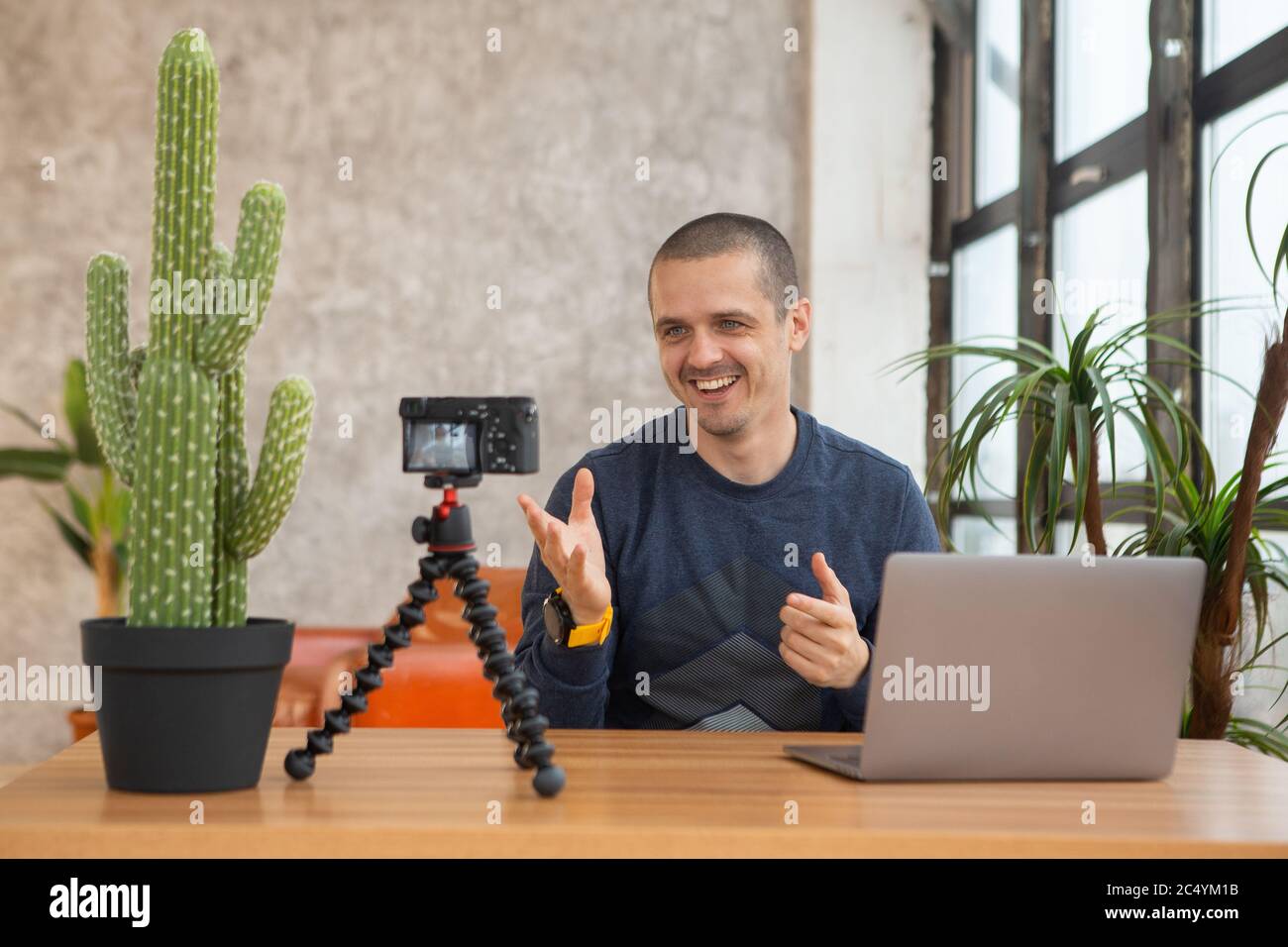 Digital telling hi-res stock photography and images - Alamy