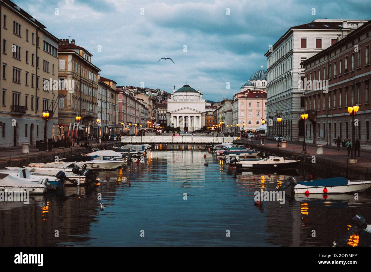 Ponte rosso hi-res stock photography and images - Alamy