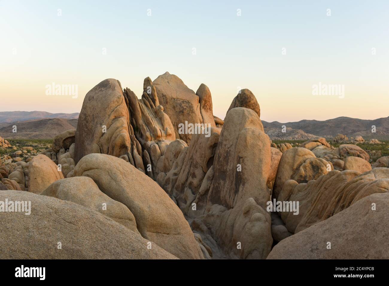 Vertical rock formation hi-res stock photography and images - Alamy