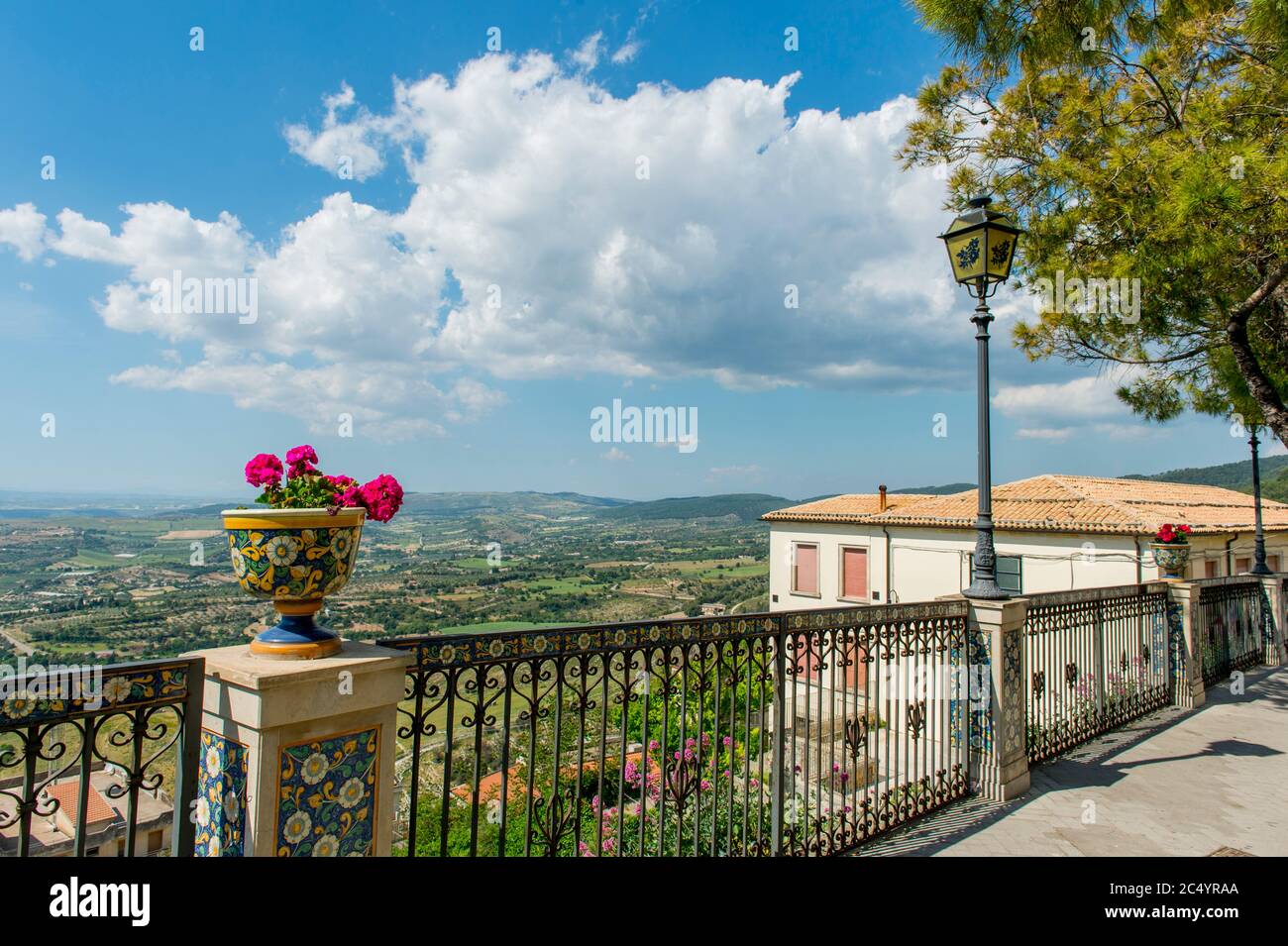 Chiaramonte gulfi hi-res stock photography and images - Alamy