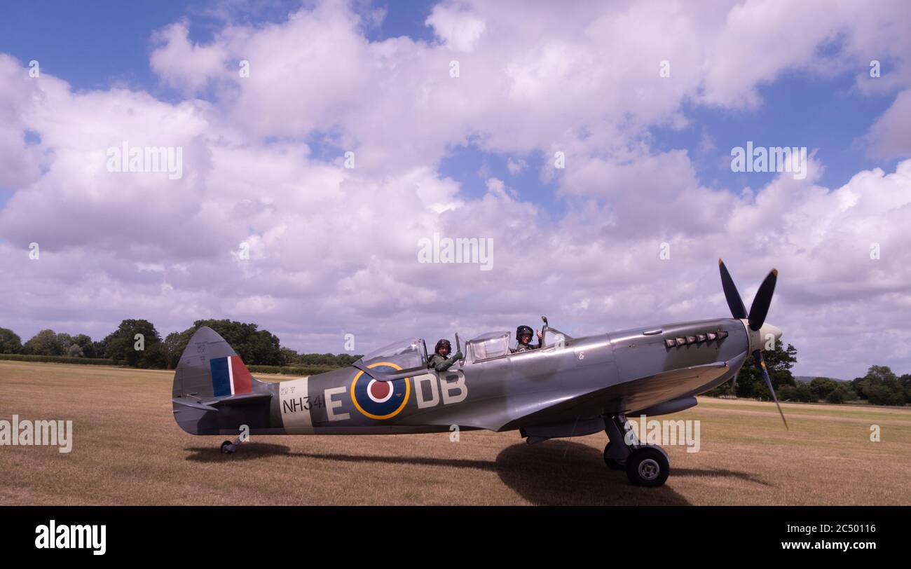 Supermarine spitfire mark 9 hi-res stock photography and images - Alamy