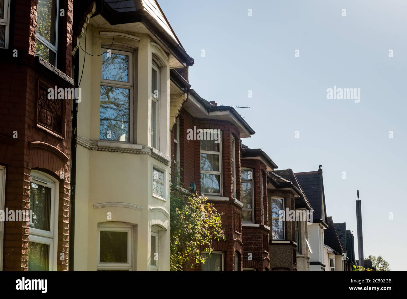 A row of suburban houses Stock Photo - Alamy