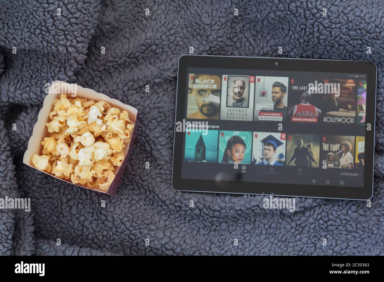 Netflix and chill hi-res stock photography and images - Alamy