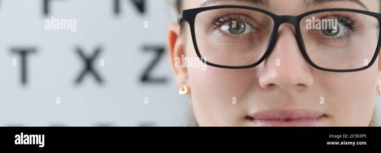 Optician woman in uniform hi-res stock photography and images - Alamy