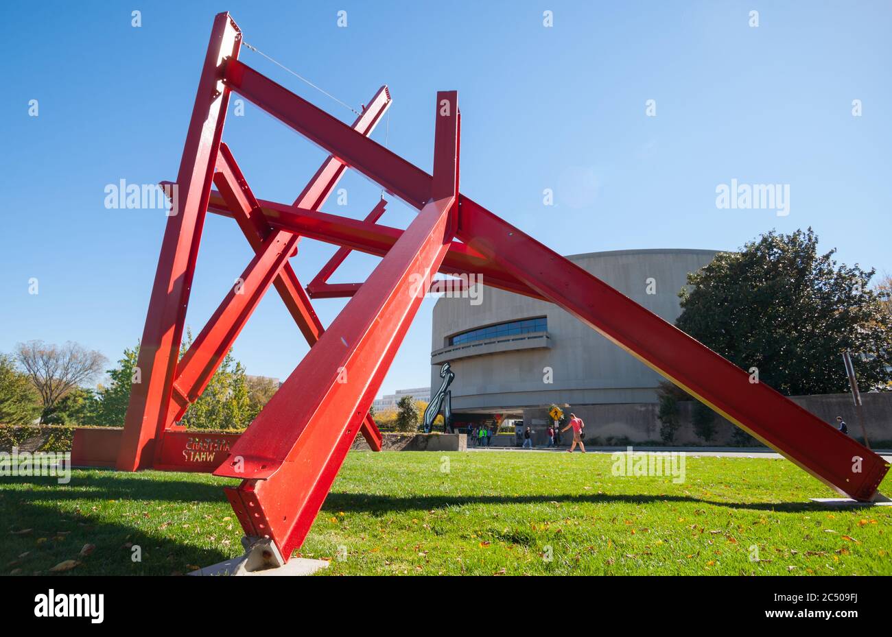 Red metal beams hi-res stock photography and images - Alamy