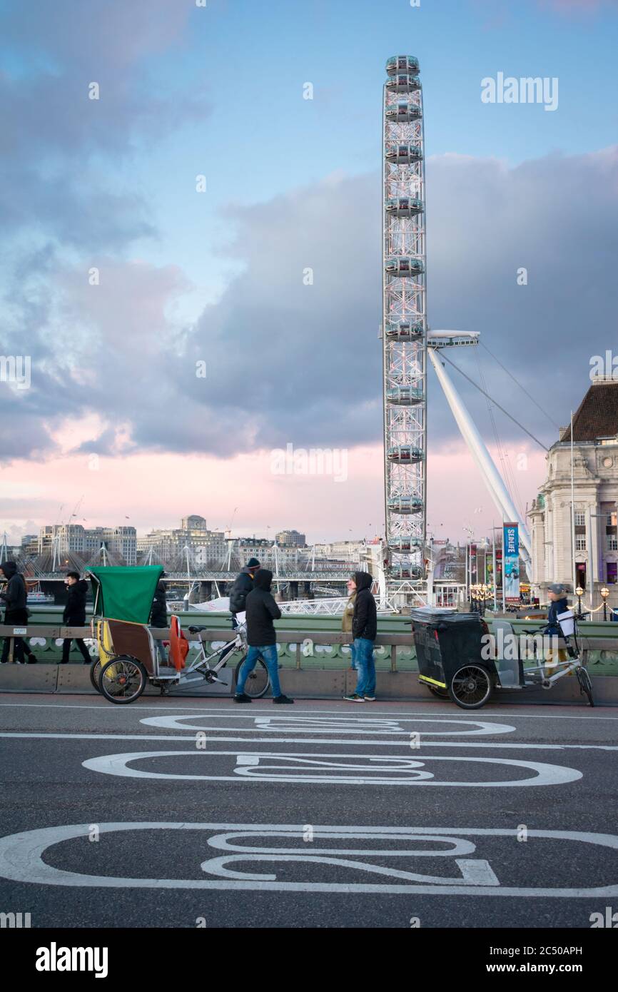 View from westminster bridge hi-res stock photography and images - Alamy