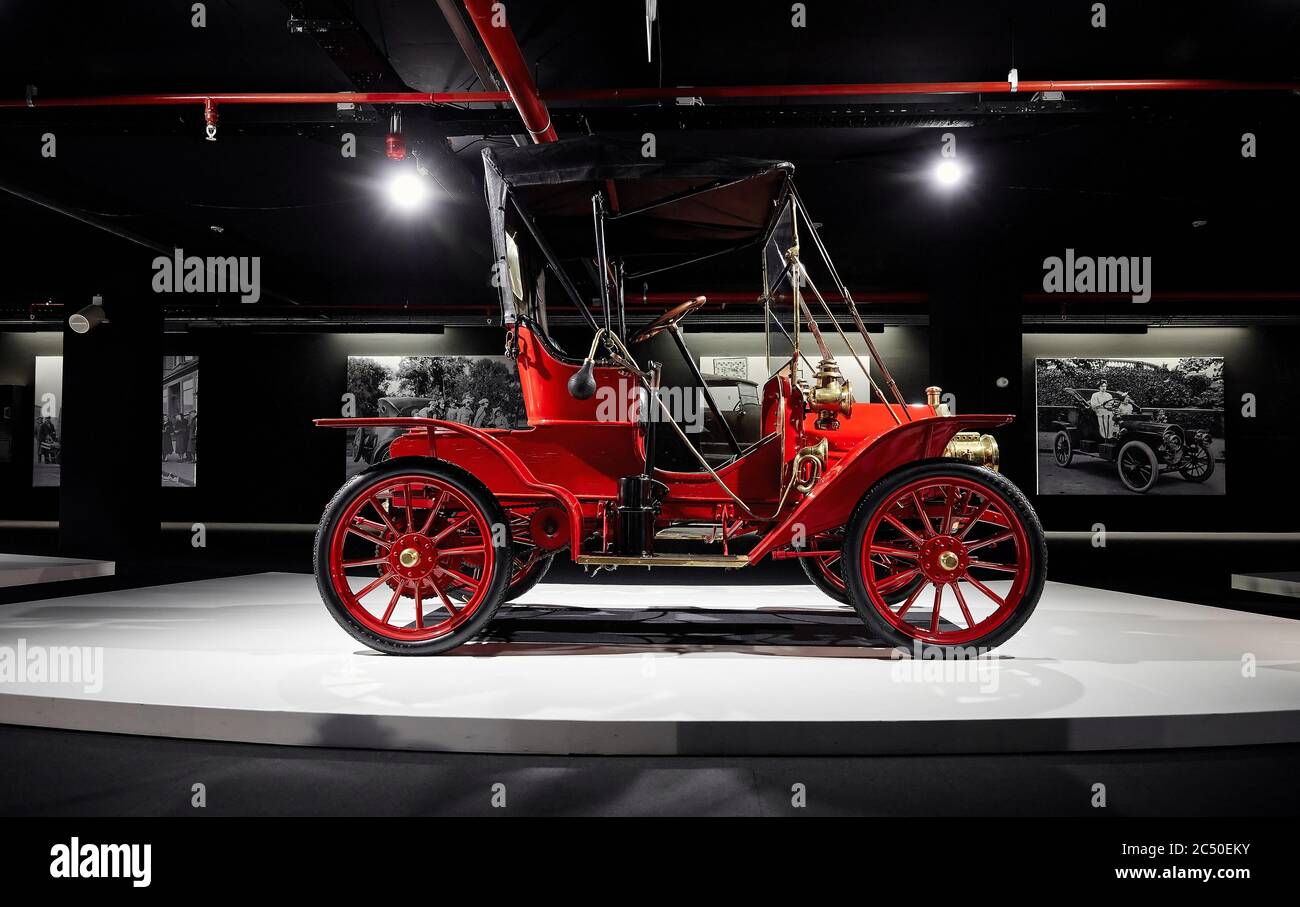 Buick Model 14 - Classic Car exhibition - Heydar Aliyev Center, Baku ...