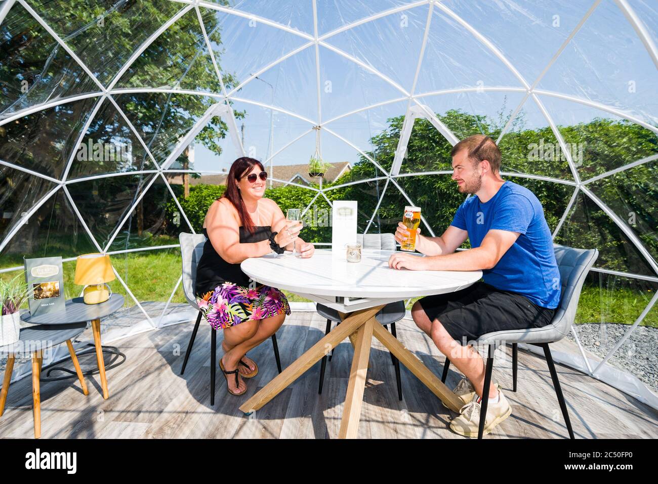 Outdoor dining pod hi-res stock photography and images - Alamy