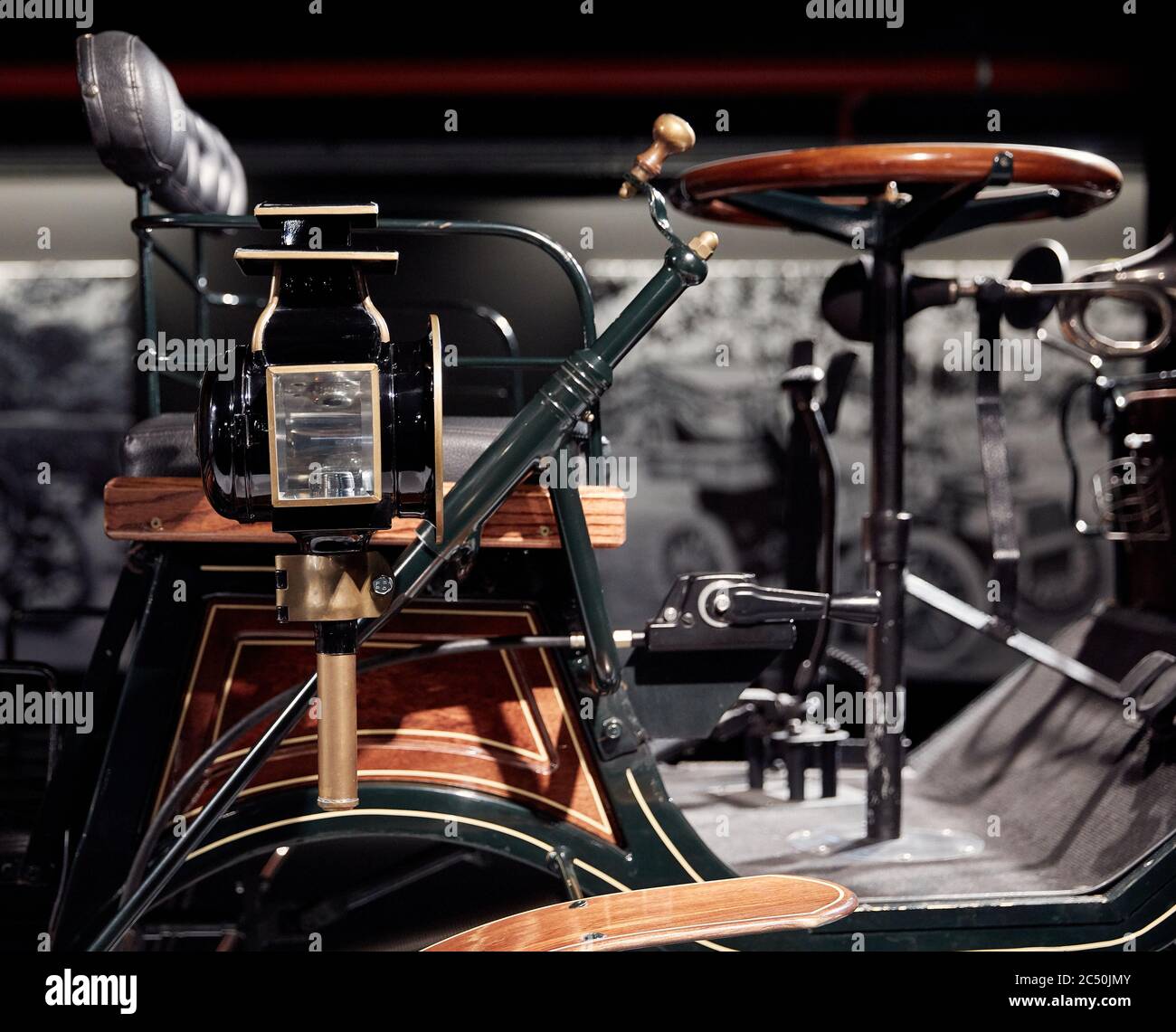 Daimler Motor Carriage 1892 - Classic Car exhibition - Heydar Aliyev ...