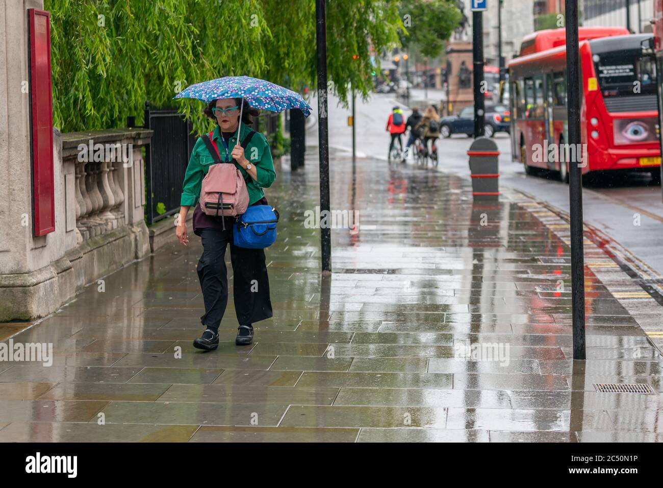 London rain miserable hi-res stock photography and images - Alamy