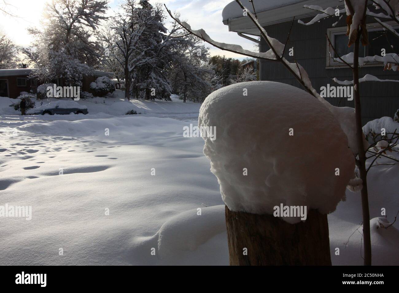 12 Inches Of Snow High Resolution Stock Photography and Images - Alamy