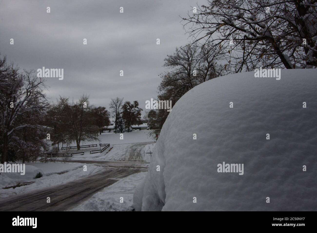 Ice powered car hi-res stock photography and images - Alamy