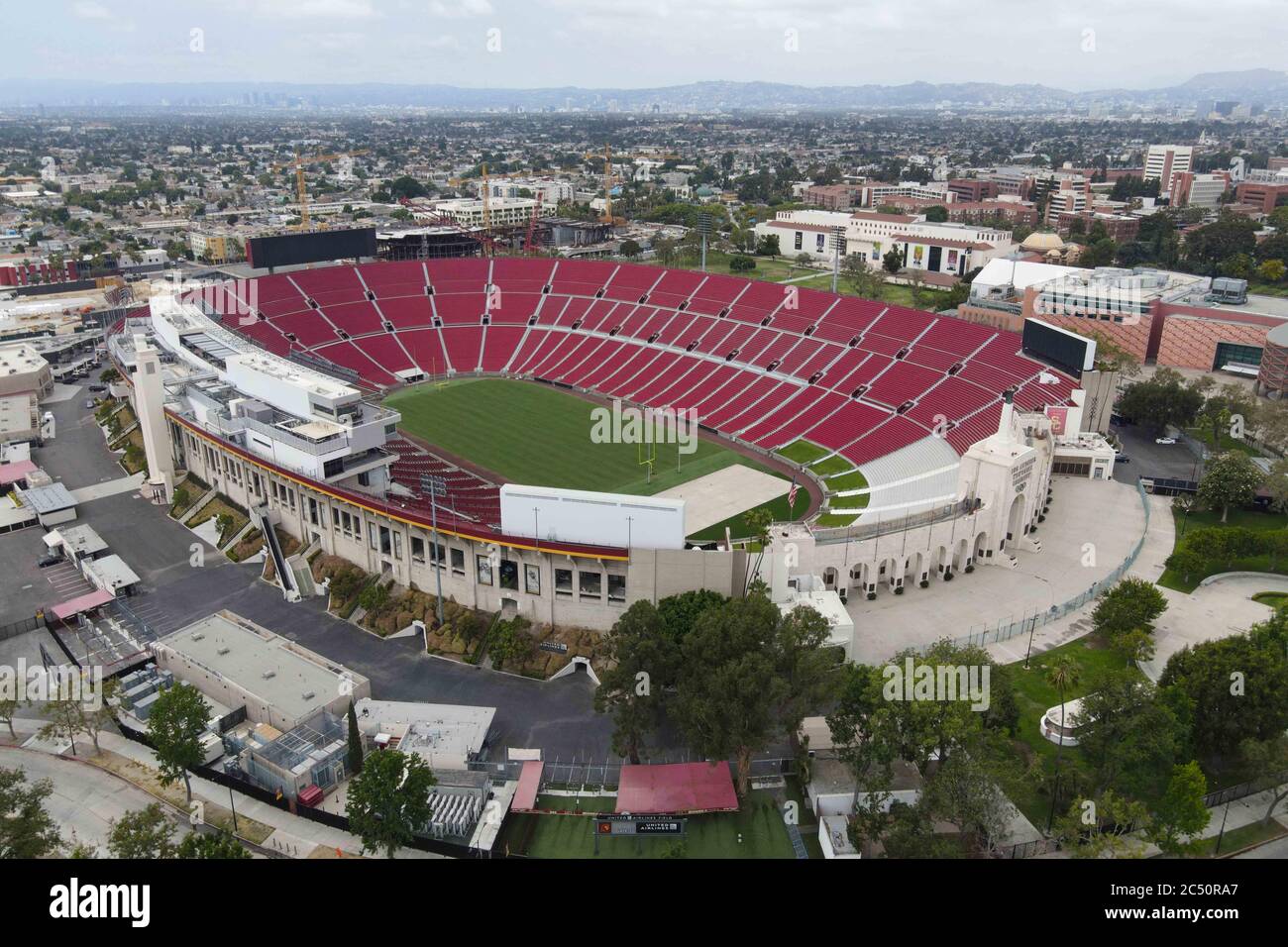 Los angeles memorial coliseum aerial hi-res stock photography and ...