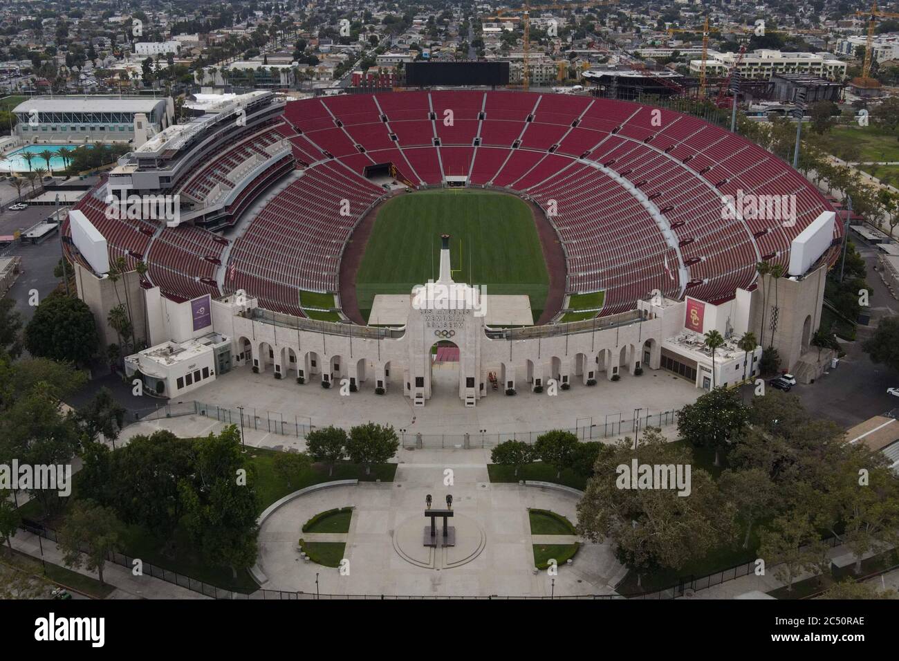 Los angeles memorial coliseum aerial hi-res stock photography and ...