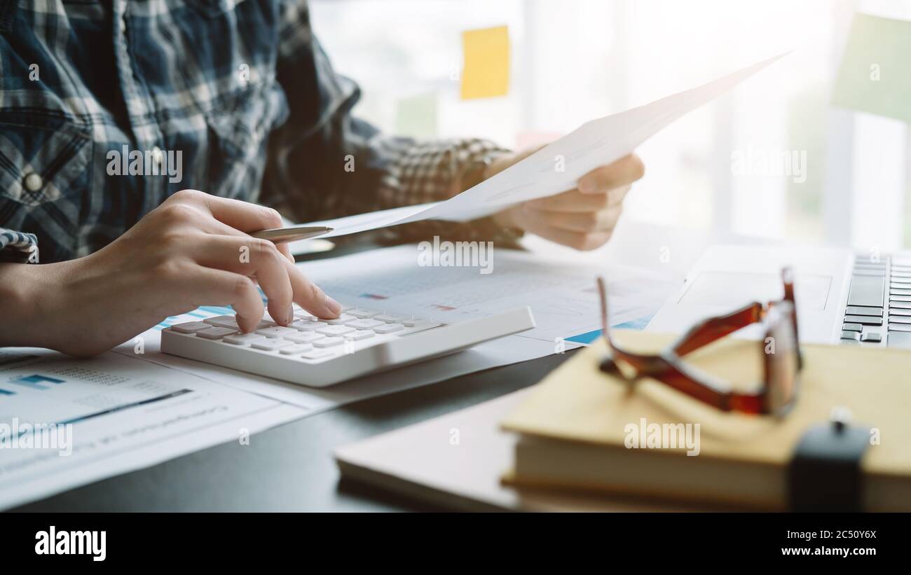 Calculating machine hi-res stock photography and images - Alamy