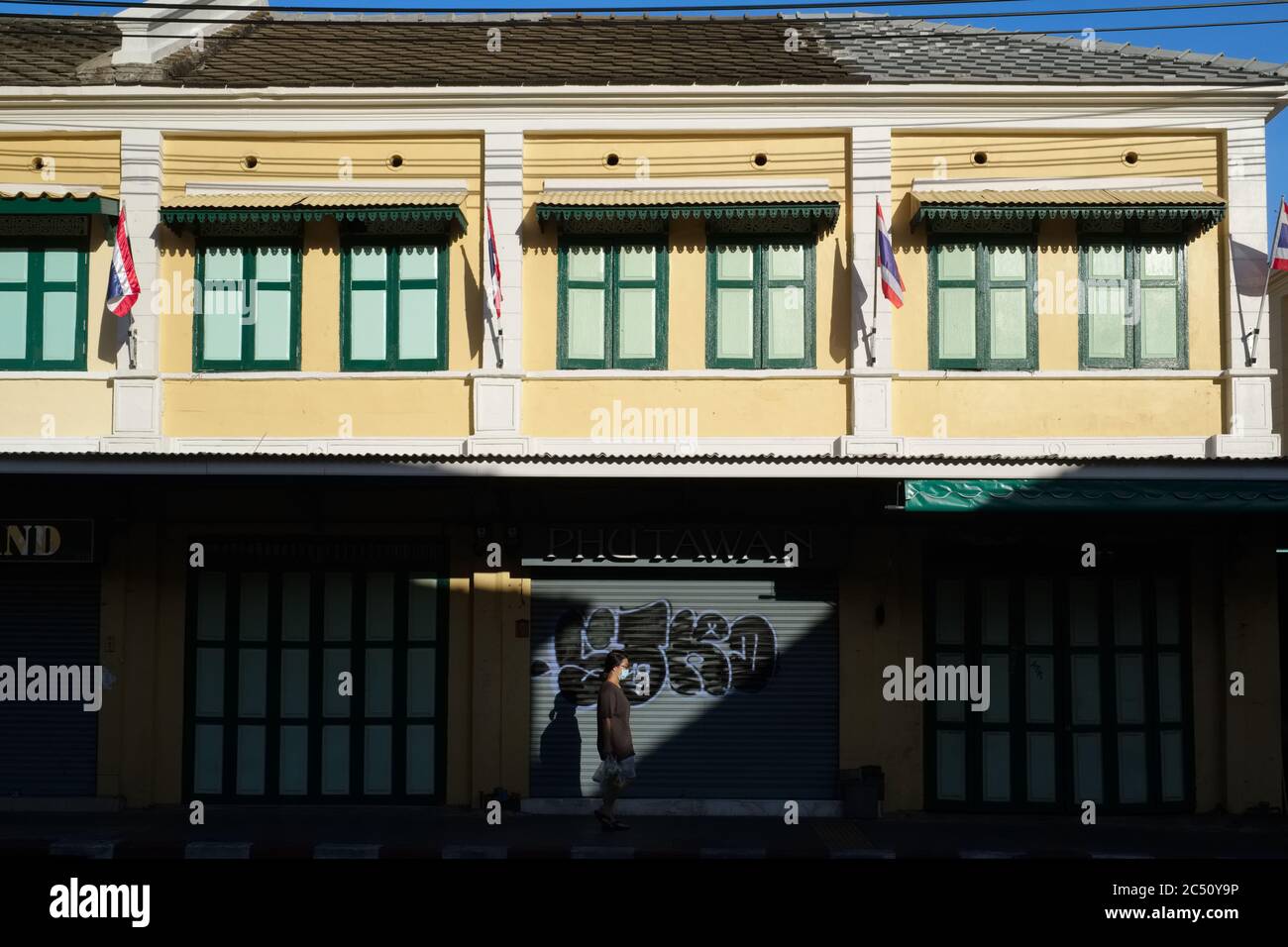 Bangkok shophouse architecture hi-res stock photography and images - Alamy