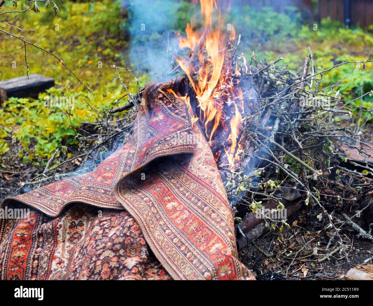 Carpet burning fire hi-res stock photography and images - Alamy
