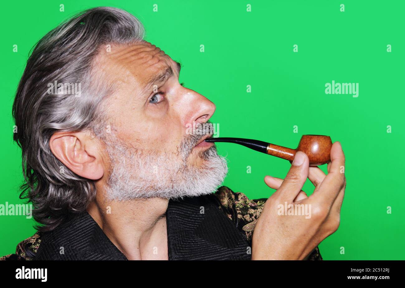 Man smoking pipe profile hi-res stock photography and images - Alamy