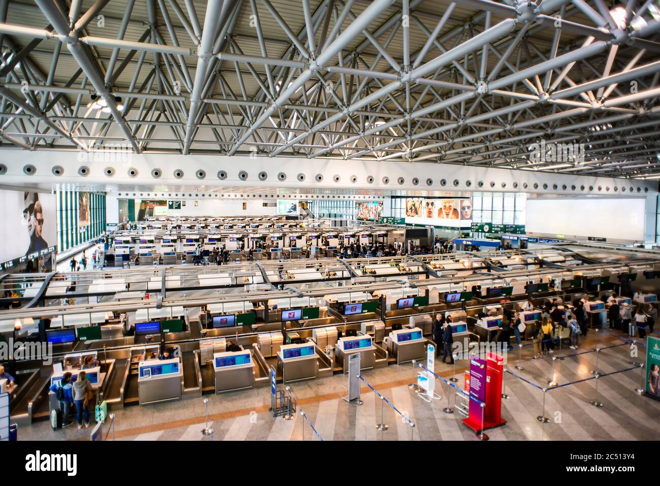 Flight gate hi-res stock photography and images - Alamy