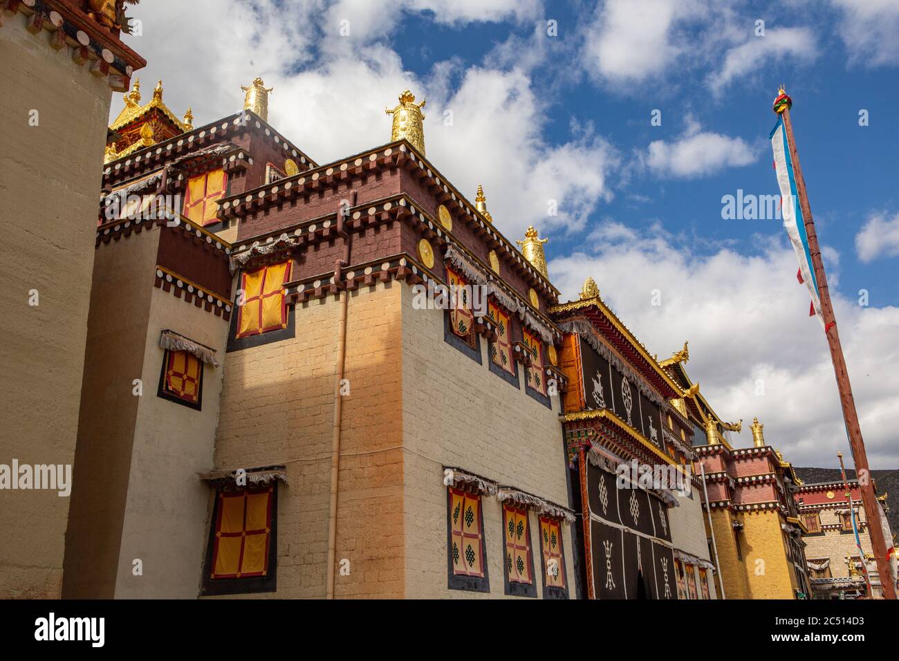 Traditional architecture of Ganden Sumtseling Monastery, a sacred ...