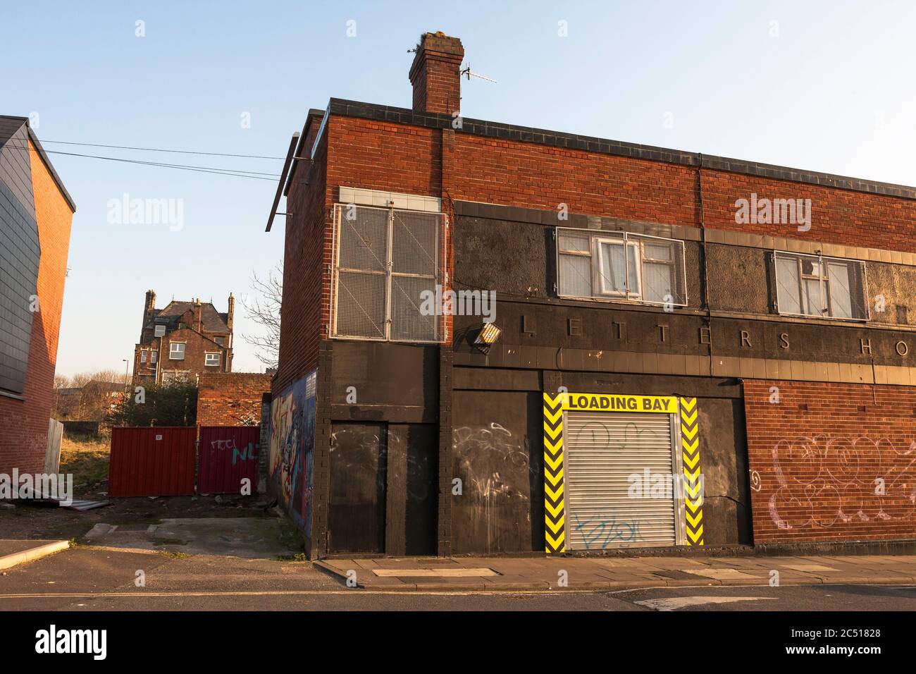 Derelict hotel in uk hi-res stock photography and images - Alamy